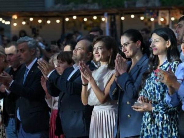 Zham.am | Աննա Հակոբյանի «սվիտան»