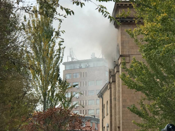 Zham.am | Պայթյուն՝ ԵՊՀ մասնաշենքերից մեկում. կա 1 զnհ և 3 վիրավոր, 1 փրկարար թունավորվել է ծխից ...