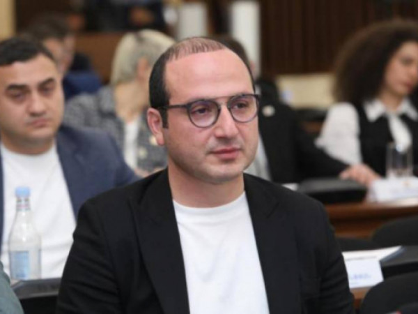 Zham.am | ՀՀ քաղաքացիների հաշվին՝ Փաշինյանի «գրեֆը» Ավինյանին