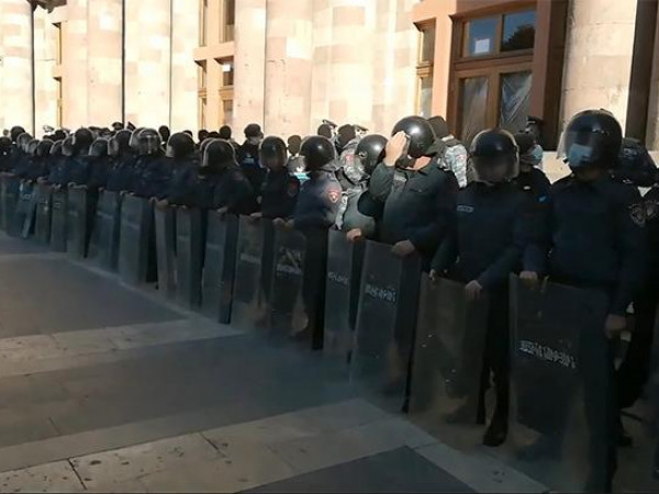 Zham.am | Անհնազանդություն իրավապահ համակարգում